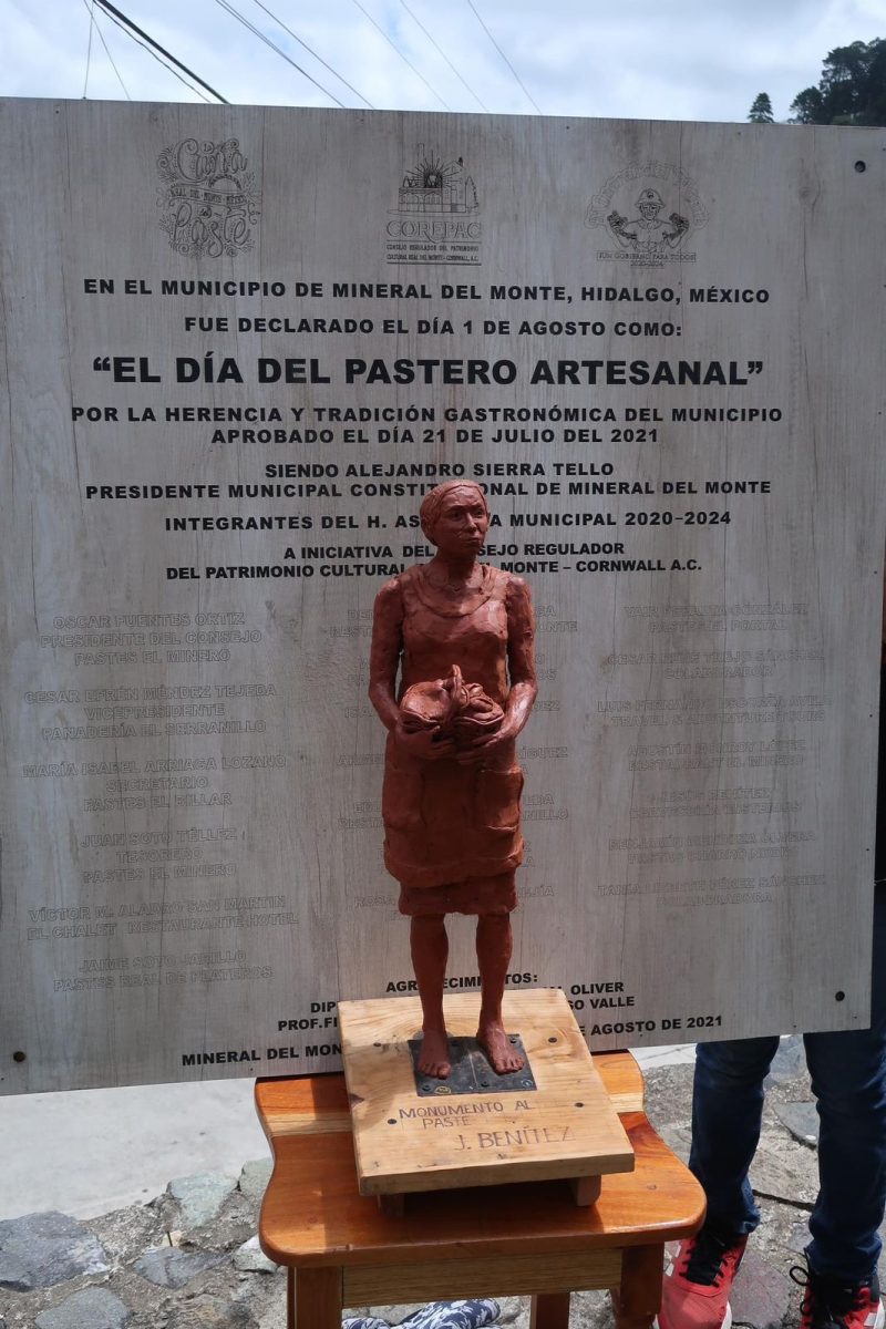 Monumento en honor al pastero artesanal en Real del Monte, un tributo a ...