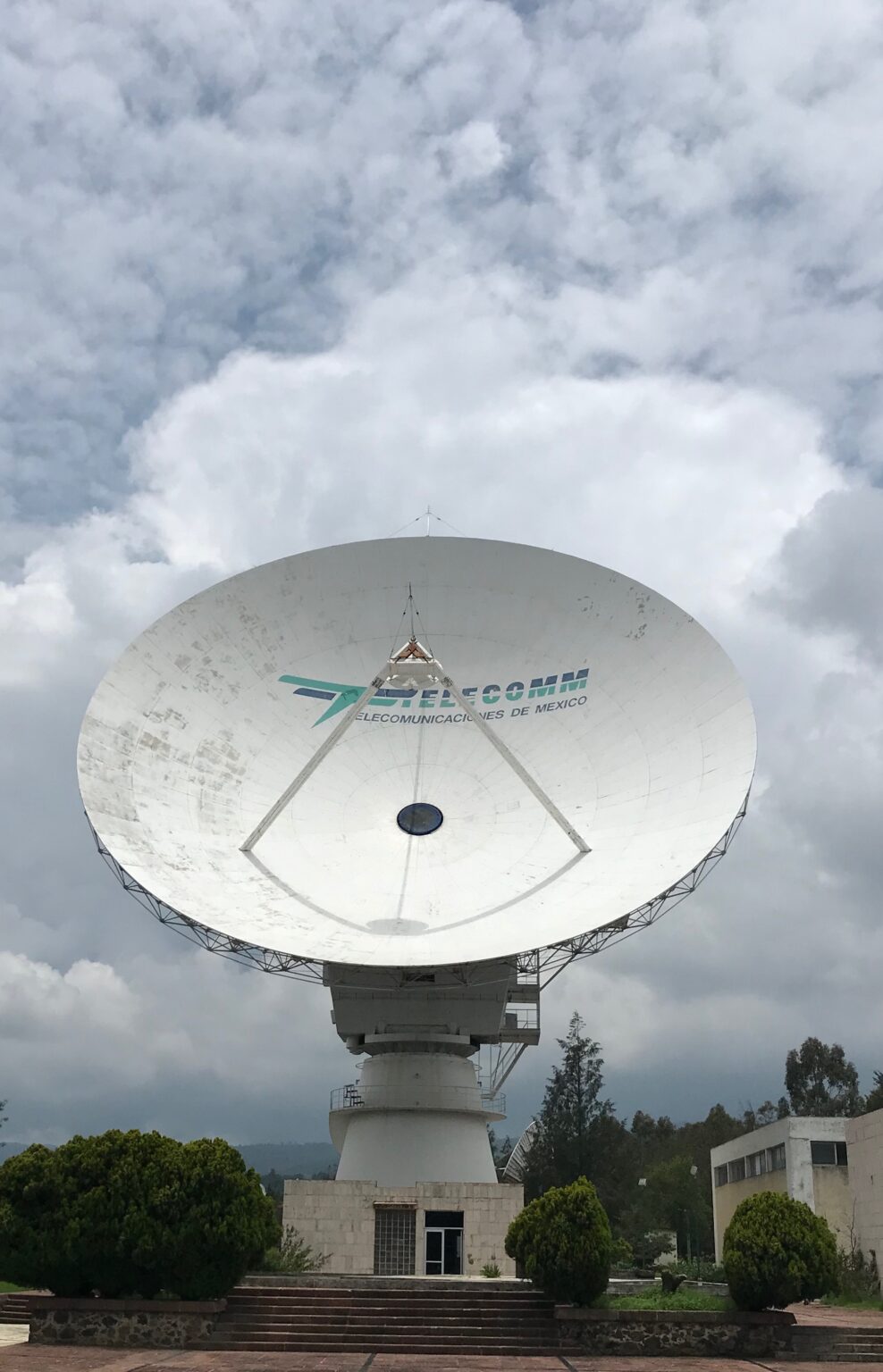 Astrónomos de la UNAM transforman antena abandonada de Tulancingo en radiotelescopio