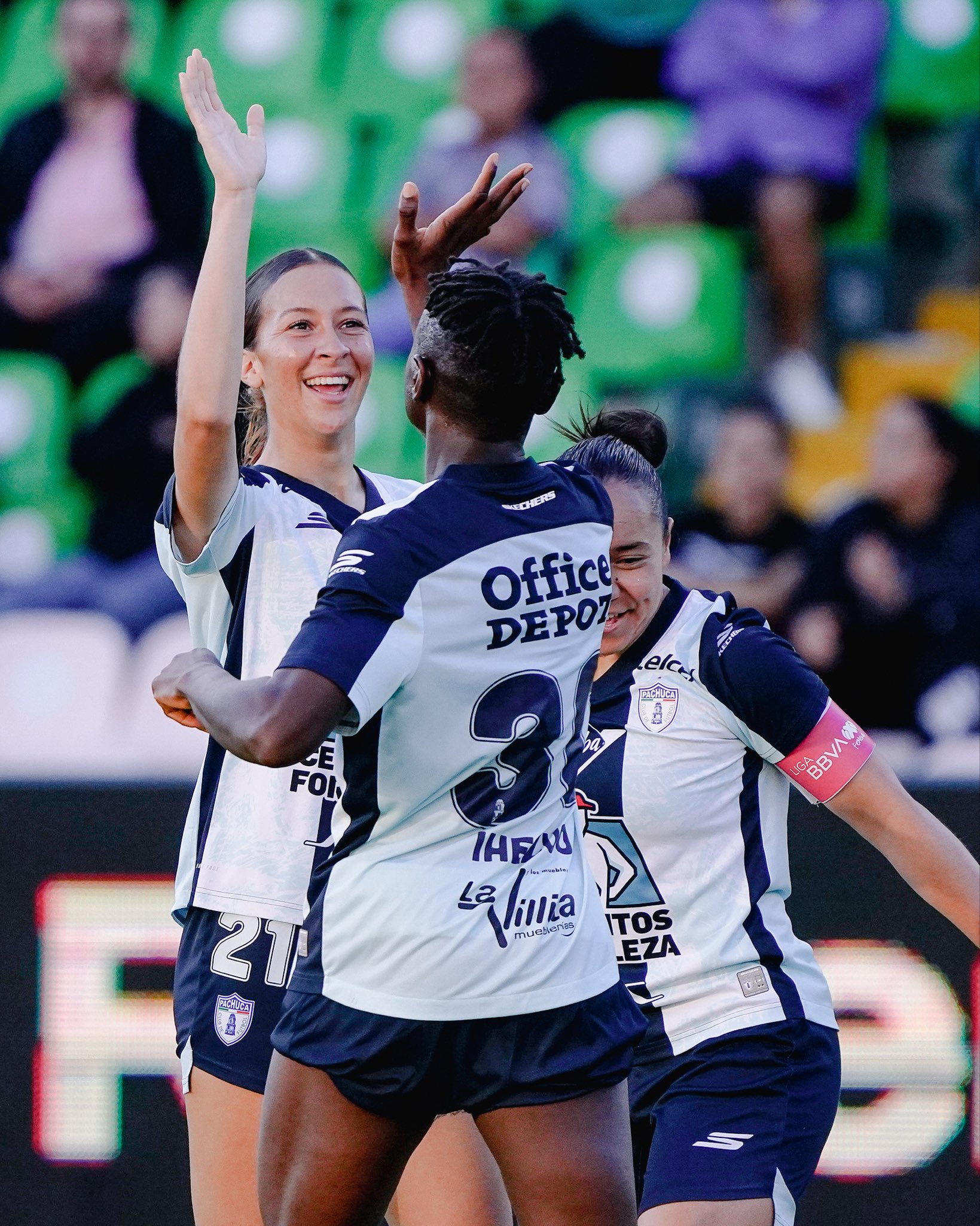 Charlyn Corral y las Tuzas: el récord que cambia la historia y la visión de Óscar Torres para el ...