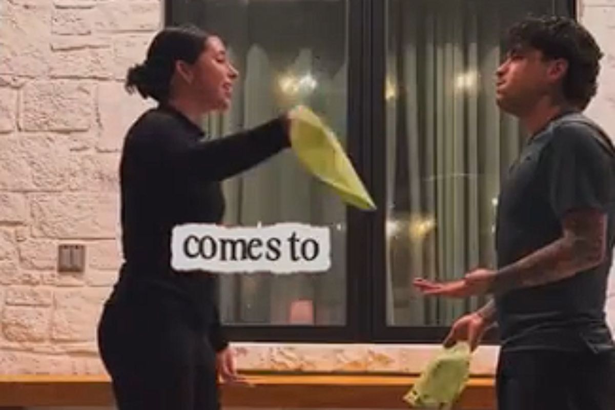 Ángela Aguilar, de nuevo en la polémica por este gesto que le hizo a ...